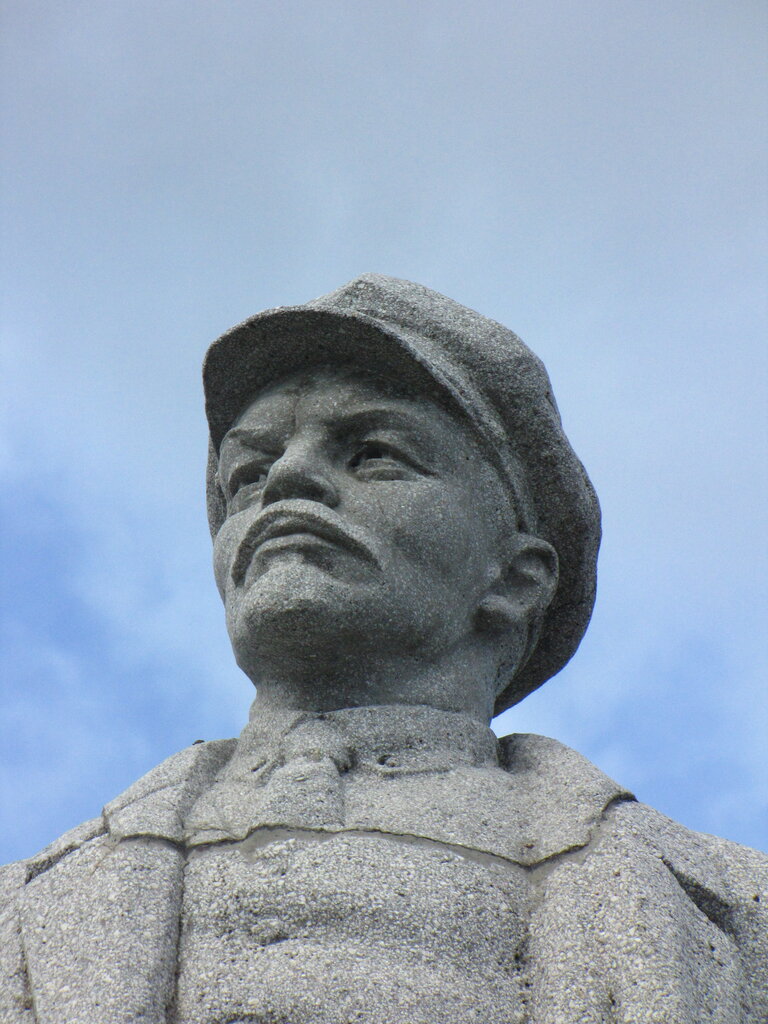 Anıt, heykel В.И. Ленин, Tavda, foto
