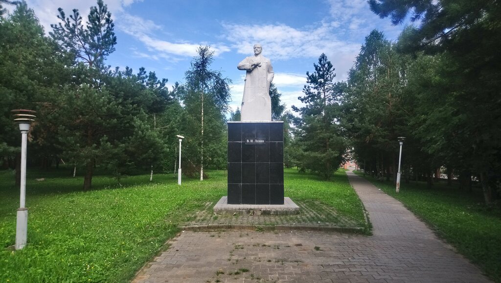 Anıt, heykel В.И. Ленин, Totma, foto