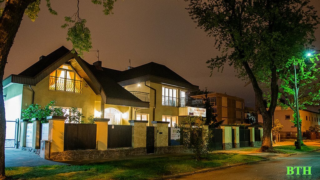 Otel BTHouse Pokoje Goscinne, Varşova, foto