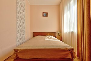 Dolphin (улица Ленина No:5), otel  Aluşta'dan