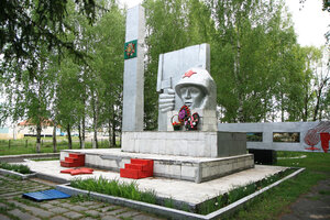 Воинам, погибшим в годы Великой Отечественной войны (Republic of Mordovia, Zubovo-Polyanskiy rayon, Sosnovskoye selskoye poseleniye, posyolok Sosnovka, Tsentralnaya ulitsa), anıt, heykel  Mordovya'dan