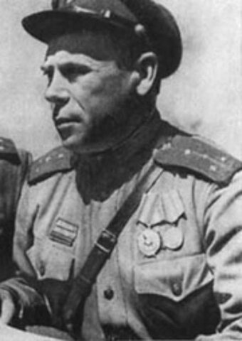 Anıt levhası, anıt taş Луеву Ивану Панкратьевичу, Vologodskaya oblastı, foto