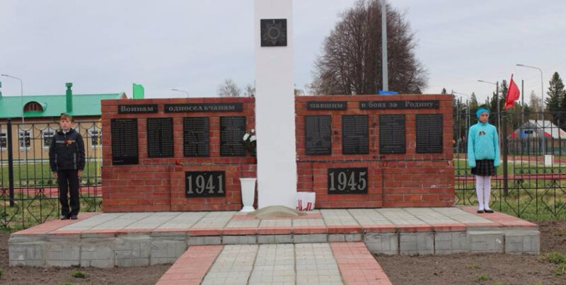 Anıt, heykel Погибшим в Великой Отечественной войны, Tümen (Tiumenskaya) oblastı, foto
