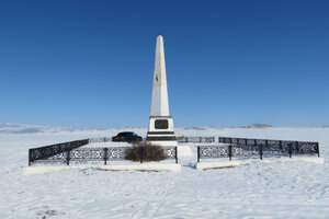 Братская могила красных партизан (Republic of Tuva, Erzinskiy kozhuun, selo Bay-Dag), anıt, heykel  Tuva'dan