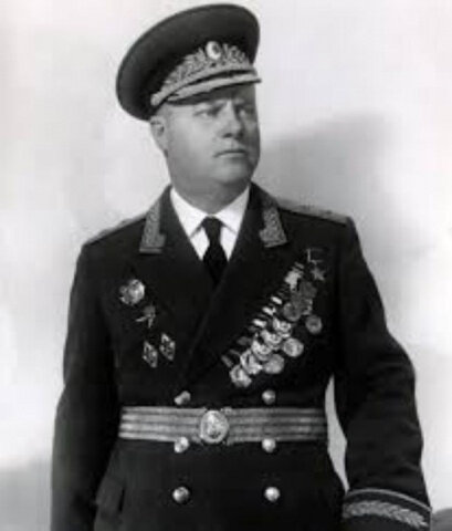 Anıt levhası, anıt taş Романенко Петру Логвиновичу, Stavropolski krayı, foto