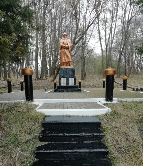 Anıt, heykel Братская могила, Tulskaya oblastı, foto