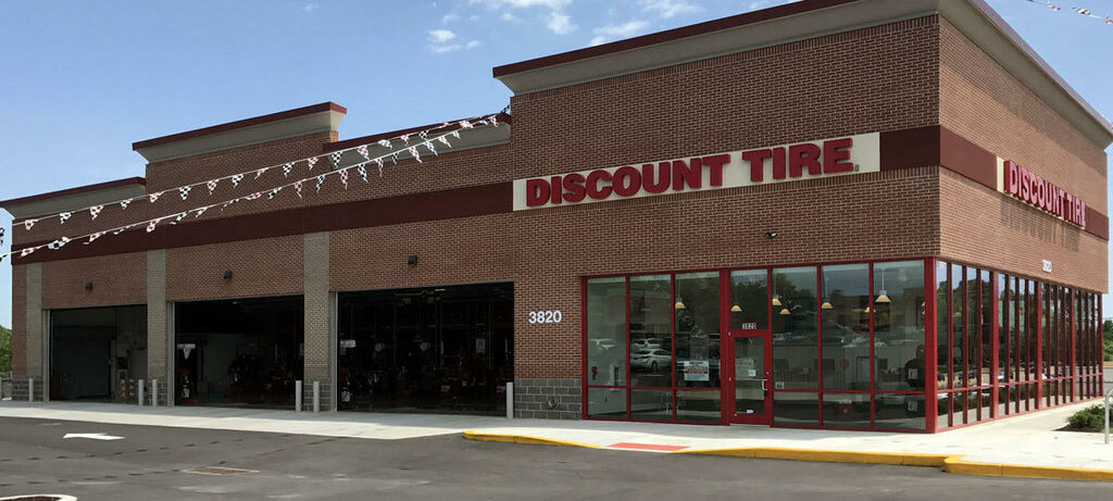 Jant ve lastikçiler Discount Tire, Tennessee Eyaleti, foto