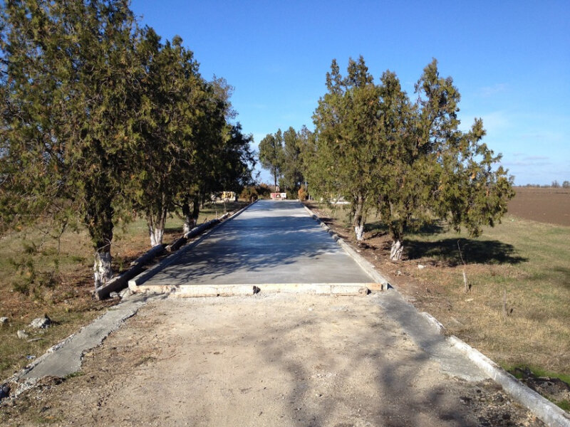 Anıt, heykel Братское захоронение воинов 320 стрелковой дивизии, Kırım Cumhuriyeti, foto