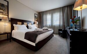 Hotel Marina Atlântico by Bensaude Hotels (Avenida Dom João III No:1, Ponta Delgada), otel  Ponta Delgada'dan