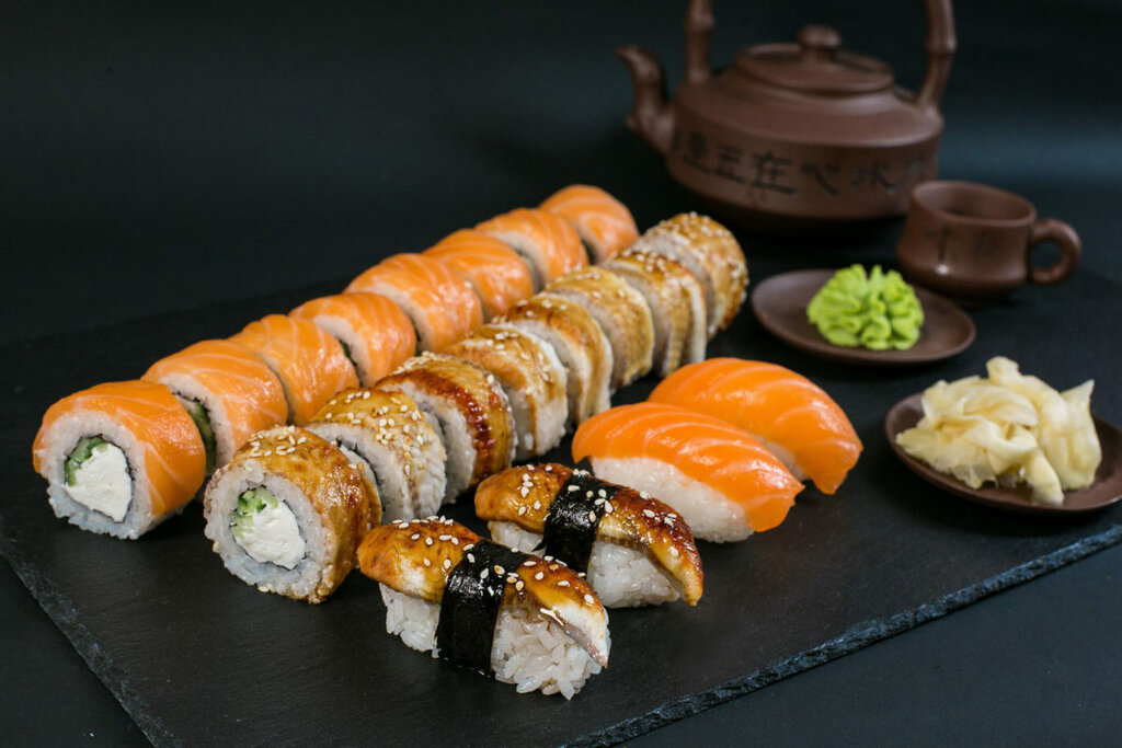 Suşi restoranı Атмосфера кальян бар и суши, Tixvin, foto