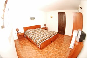 Fleur (улица Терлецкого No:1А, посёлок городского типа Форос), otel  Kırım Cumhuriyeti'nden