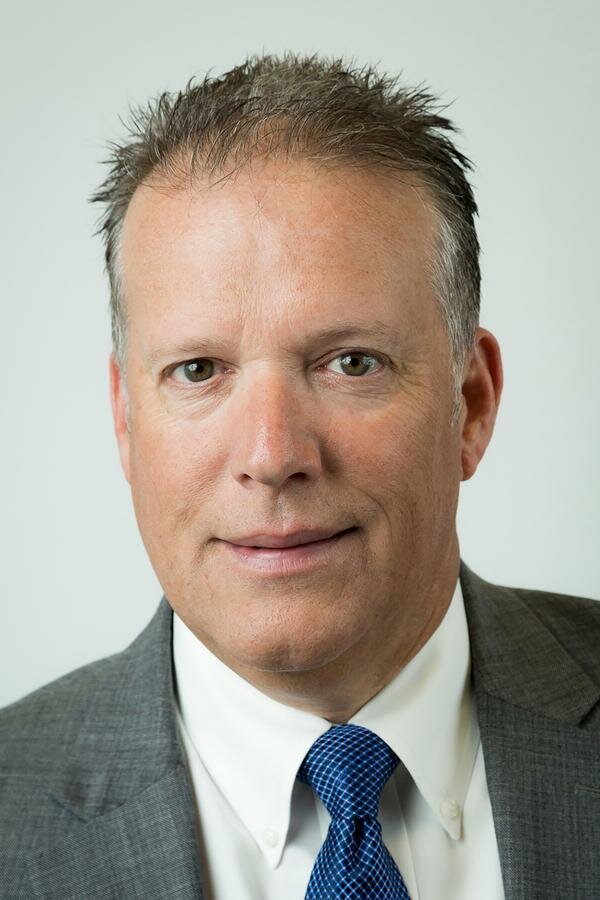 Yatırım fonu firmaları Edward Jones - Financial Advisor: Barron Winslow, Kuzey Carolina Eyaleti, foto