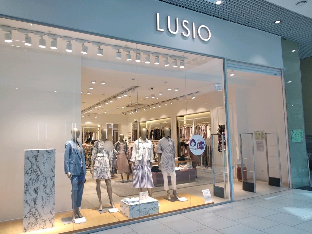 Giyim mağazası Lusio, Soçi, foto