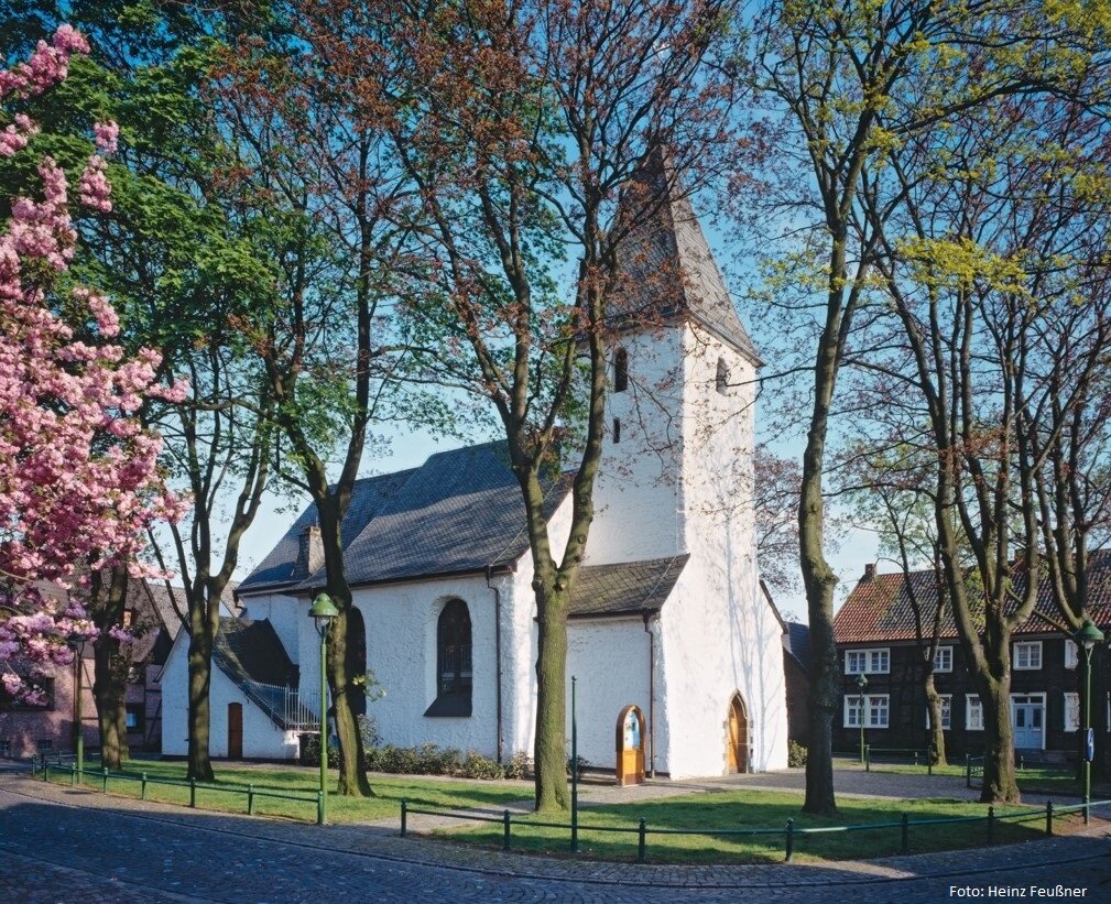 Dini dernekler Jakobus-Kirche - Ev. Kirchengemeinde Pelkum-Wiescherhöfen, Kuzey Ren‑Vestfalya, foto