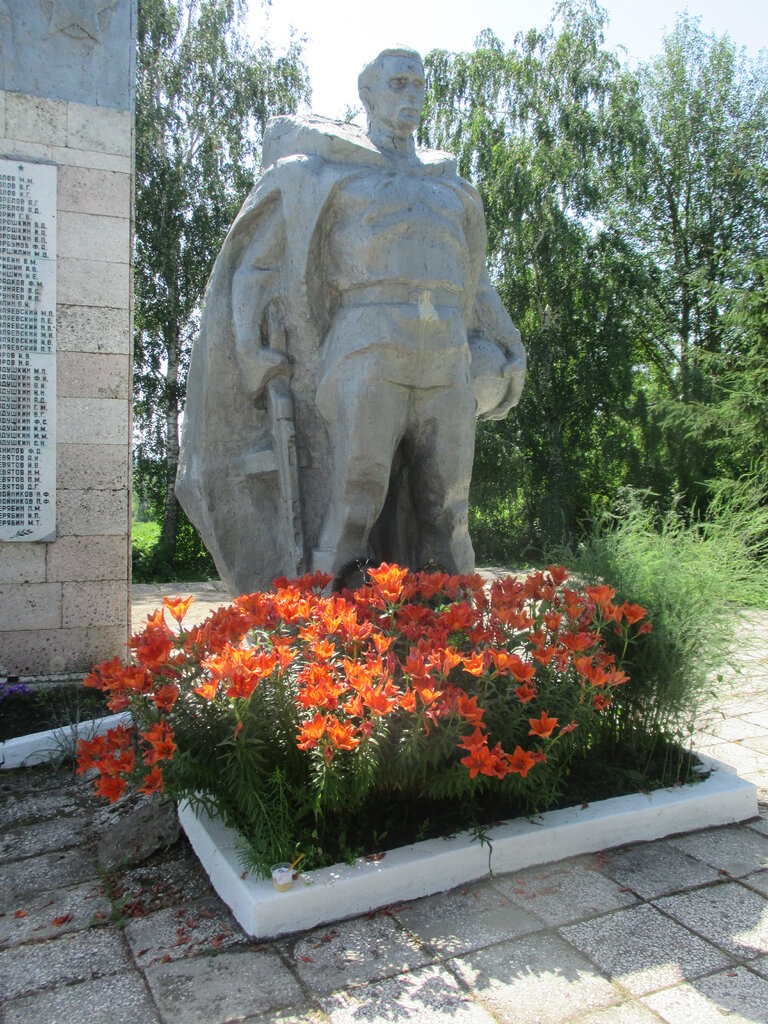 Anıt, heykel Неизвестный солдат, Penzenskaya oblastı, foto