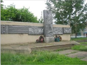 Воинам-землякам, погибшим в годы Великой Отечественной войны (Novosibirsk Region, Kochenyovskiy munitsipalny rayon, posyolok Rechnik), anıt, heykel  Novosibirskaya oblastından