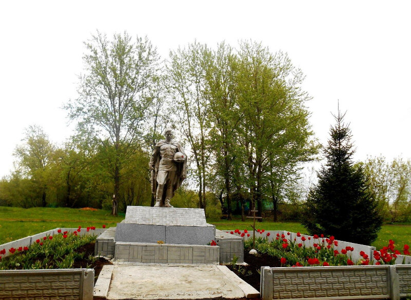 Anıt, heykel Братская могила советских воинов, Orlovskaya oblastı, foto