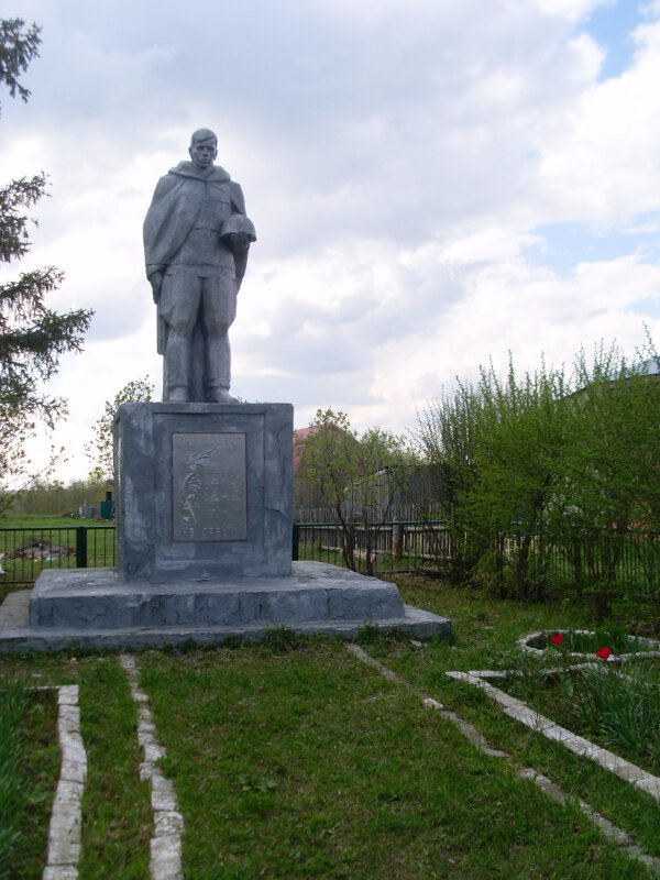 Anıt, heykel Воину-герою Ваш подвиг не забыт 1941-1945 гг., Çuvaşya, foto