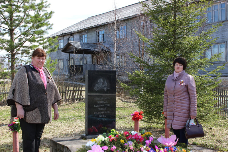 Anıt, heykel Землякам, павшим в годы Великой Отечественной войны, Arhangelskaya oblastı, foto