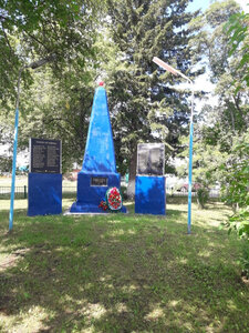 Обелиск погибшим в годы Великой Отечественной войны (Tomsk Region, Shegarskiy rayon, selo Voronovka), anıt, heykel  Tomskaya oblastından