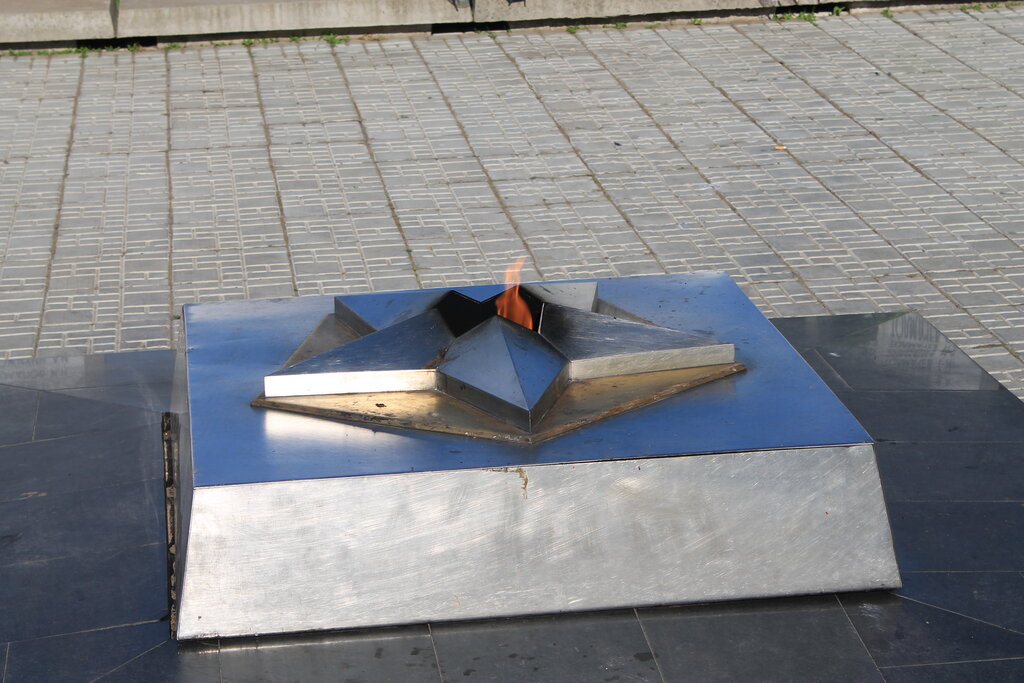 Anıt, heykel Вечный огонь, Kirovo‑Chepetsk, foto