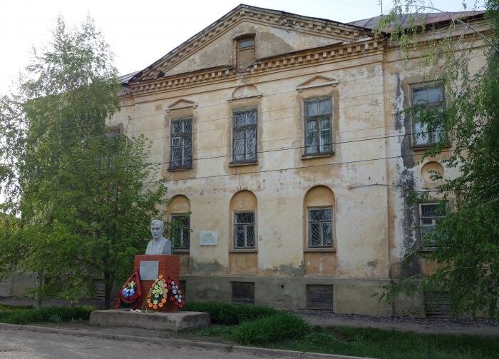 Anıt, heykel Н.А. Кузнецов, Morşansk, foto