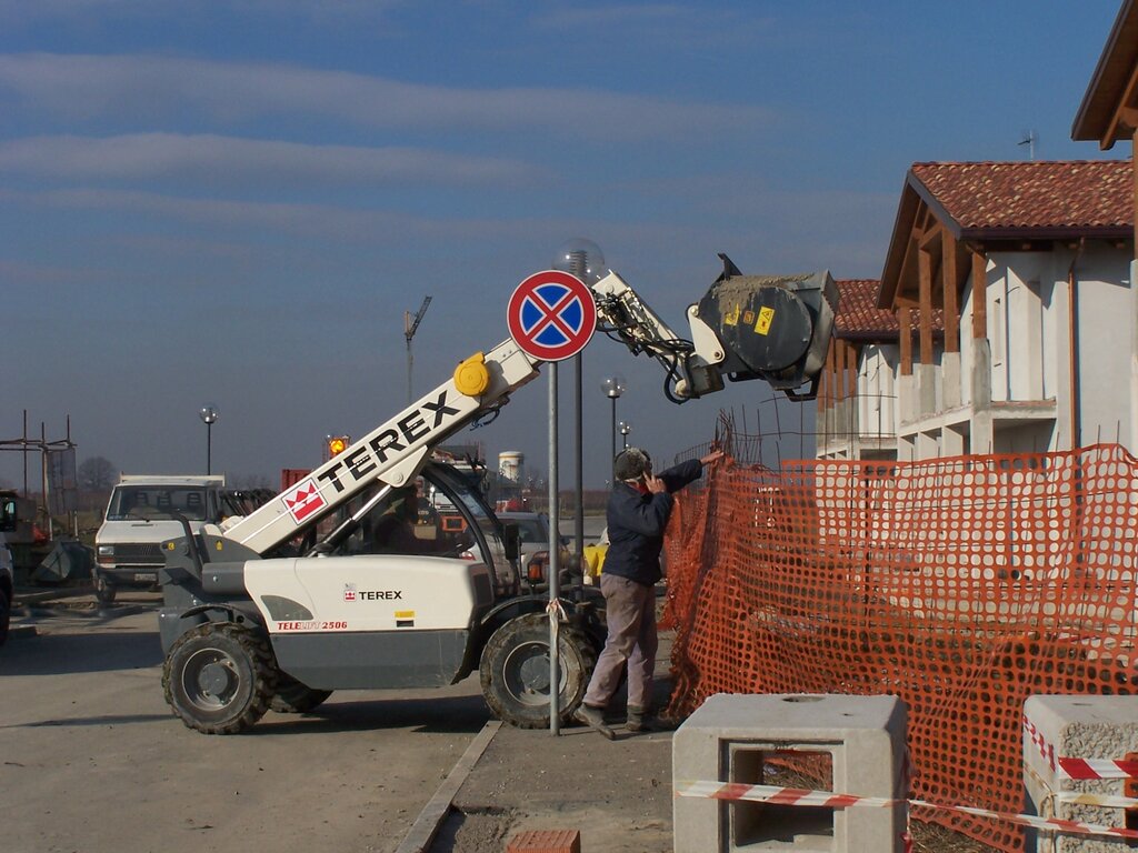 i̇nşaat makinaları ve ekipmanları GutKit, Moskova, foto