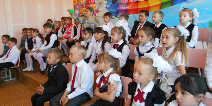 Ortaokul Srednyaya shkola № 131 Mou, Kartaly, foto