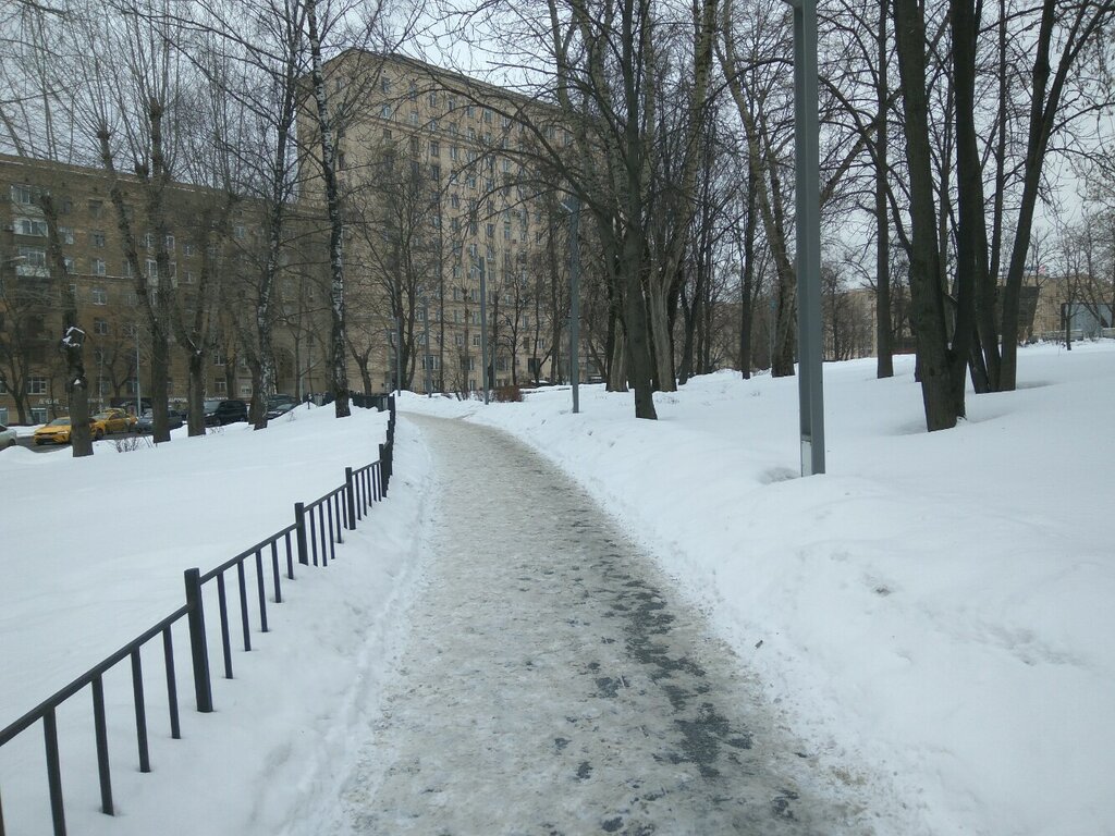 Meydan Сквер по улице Генерала Ермолова, Moskova, foto
