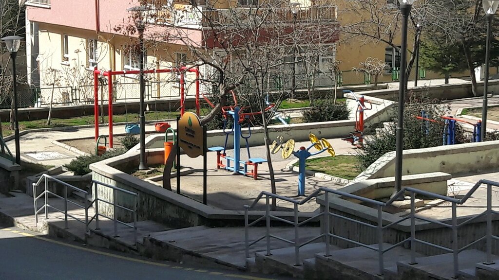 Çocuk oyun ekipmanları Muhammed Veysel Atılgan Parkı, Ankara, foto