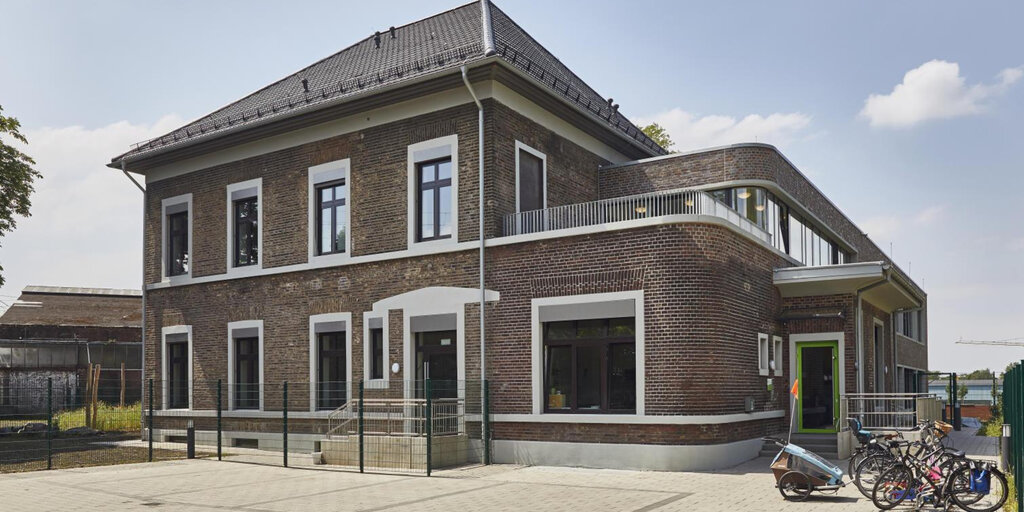 Ortaokul FRÖBEL-Kindergarten & Familienzentrum Villa Charlier, Köln, foto