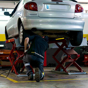 Rodi Motor Services (SANTA SUSANNA, Ctra. Nacional II, km. 672,7), otomobil servisi  Santa Susana'dan