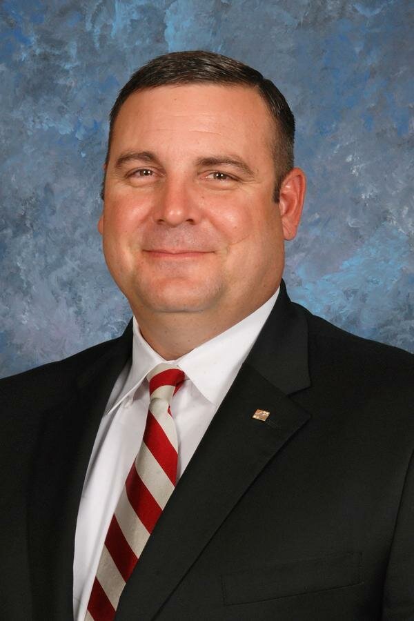 Yatırım fonu firmaları Edward Jones - Financial Advisor: Pete Piskos, Paris, foto