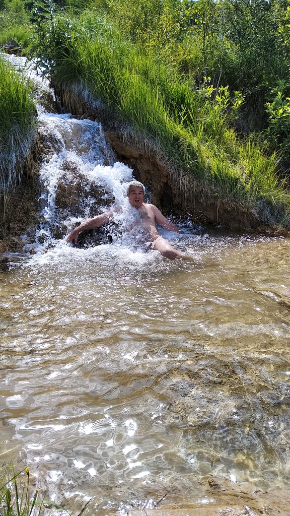Pınar, çay Spring, stream, Karaçay‑Çerkez Cumhuriyeti, foto