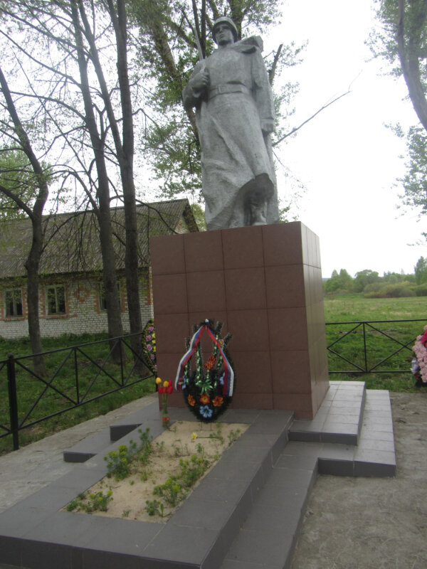 Anıt, heykel Братская могила, Brianskaya oblastı, foto