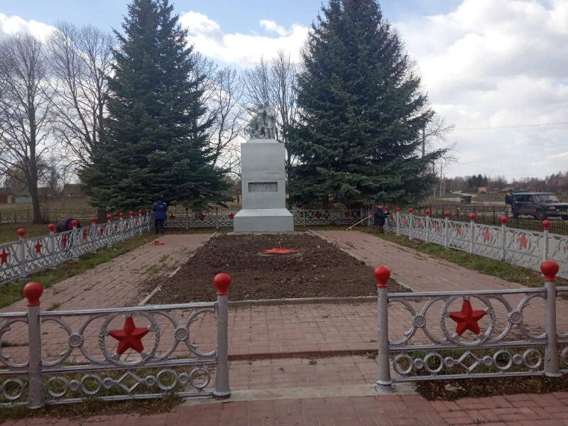 Anıt, heykel Братская могила село Смородино, Tulskaya oblastı, foto