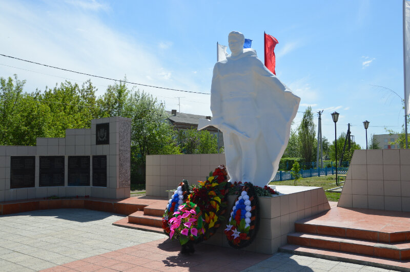 Anıt, heykel Мемориал участникам Великой Отечественной войны, Orenburgskaya oblastı, foto