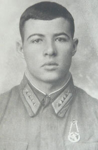 Anıt levhası, anıt taş Федору Яковлевичу Аккуратову, İvanovskaya oblastı, foto