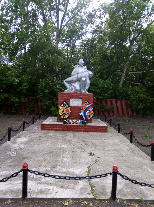 Anıt, heykel Обелиск воинам-землякам, Omskaya oblastı, foto