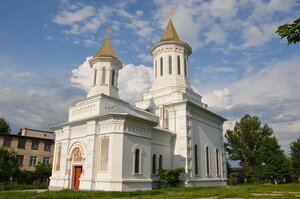 Biserica Ortodoxă Moldovenească Sfântul Gheorghe (strada 50 ani ai Biruinţei No:21A, orașul Ocniţa), ortodoks kiliseleri  Oknitsa'dan