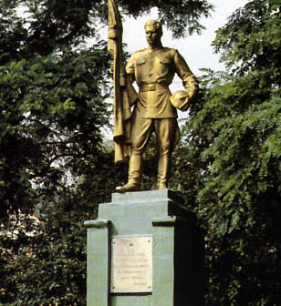 Anıt, heykel Братская могила советских воинов, Gomelskaya oblastı, foto