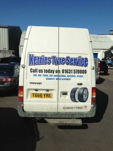 Otomobil ekspertizi Kerrie's Tyre Service, Oban, foto
