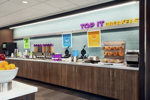 Tru by Hilton Milwaukee Brookfield (Wisconsin, Waukesha County, Waukesha County Airport), otel  Brookfield'den