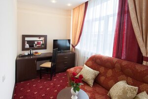 Alex Residence (ulitsa Loginova No:21, Volzhsky), otel  Voljski'den