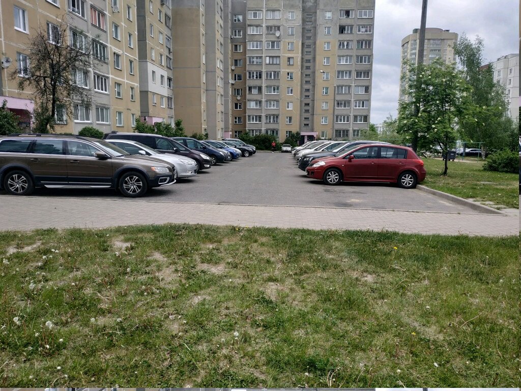 Otoparklar Parking lot, Minsk, foto