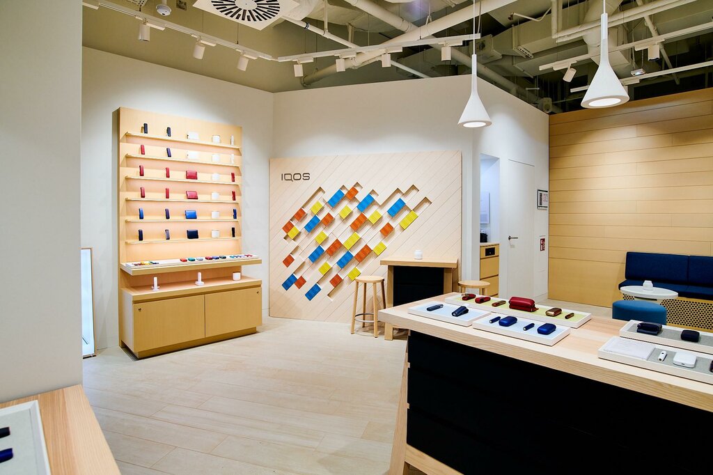 Tütün, sigara mağazaları Iqos Store, Hanover, foto