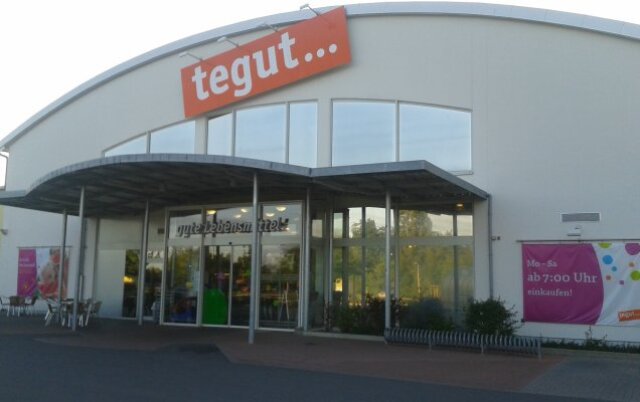 Süpermarket Tegut... gute Lebensmittel, Wurzburg, foto