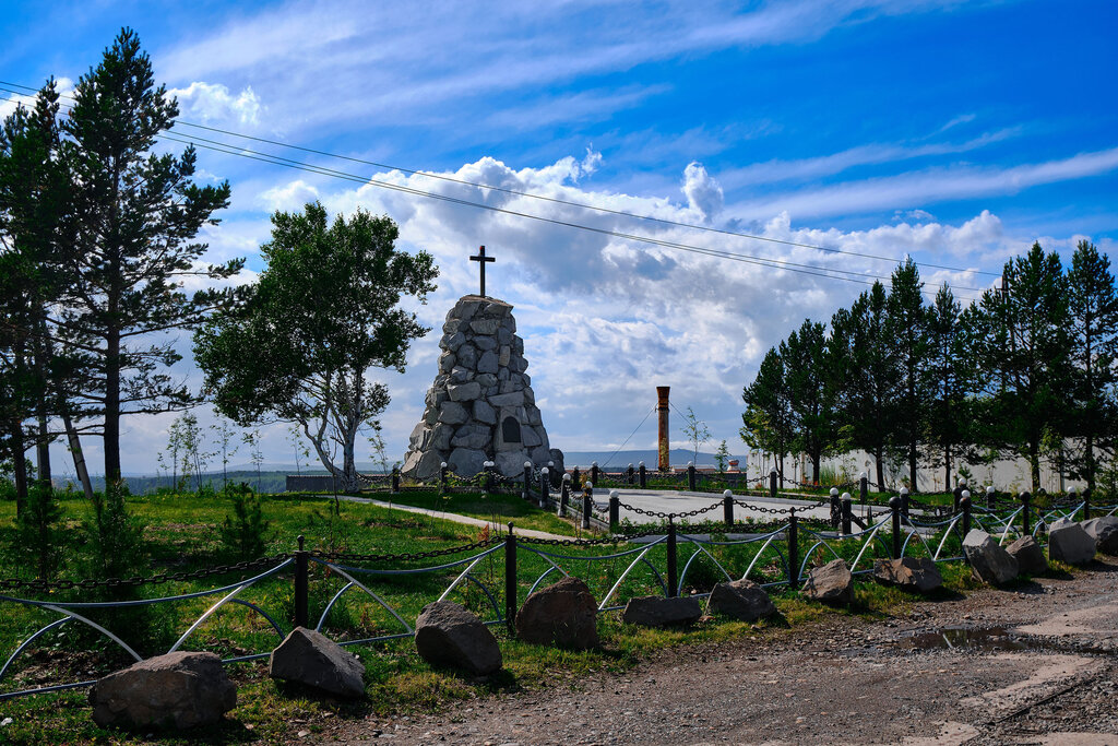 Anıt, heykel Первооткрывателям Императорской гавани, Habarovski krayı, foto