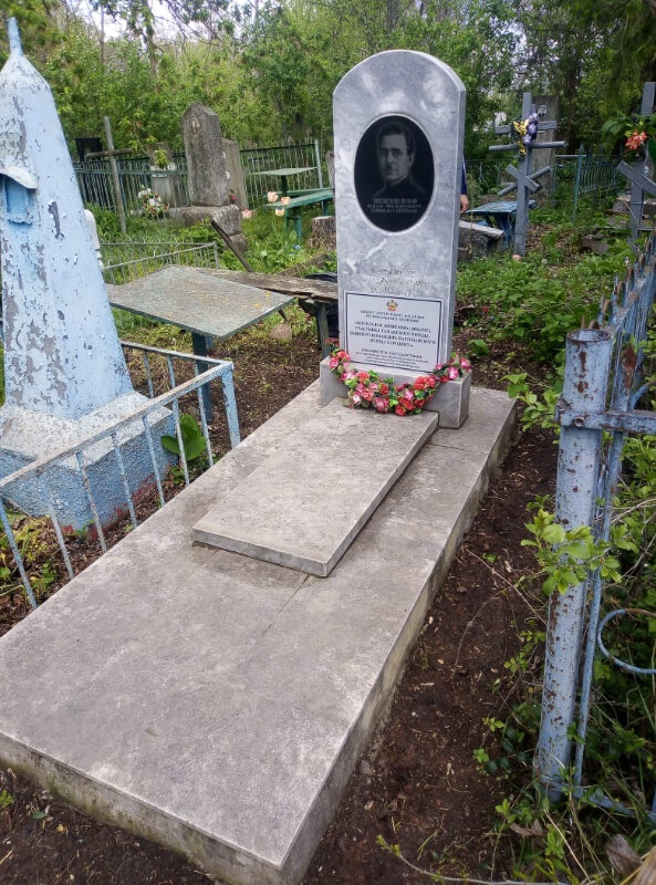 Ünlü kişilerin mezarları И.Ф. Живилов, Krymsk, foto