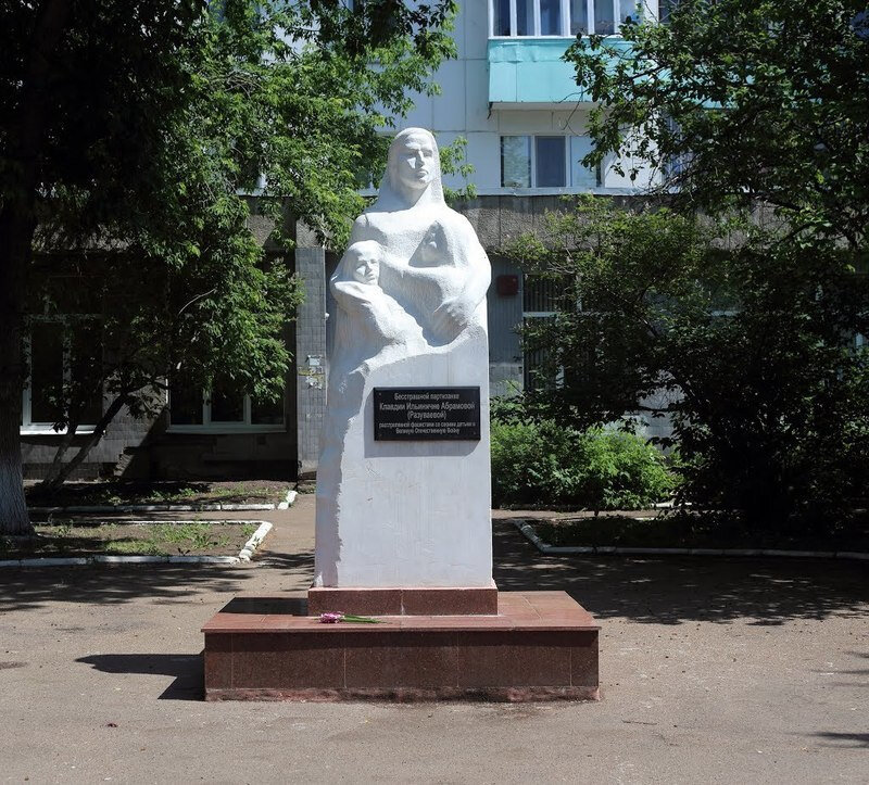 Anıt, heykel K. I. Abramova, Ufa, foto